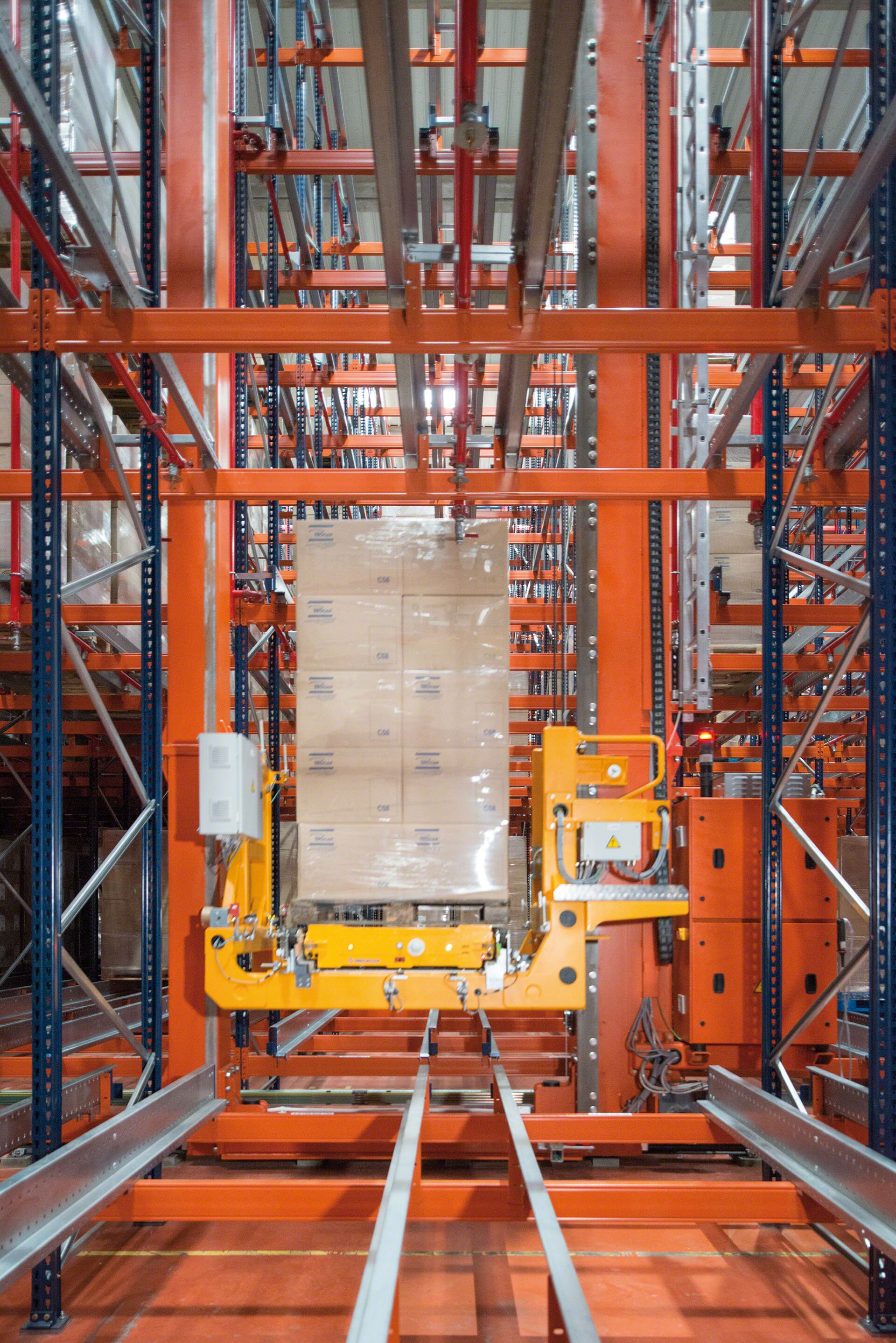 Automated Pallet Shuttle - Mecalux.co.za